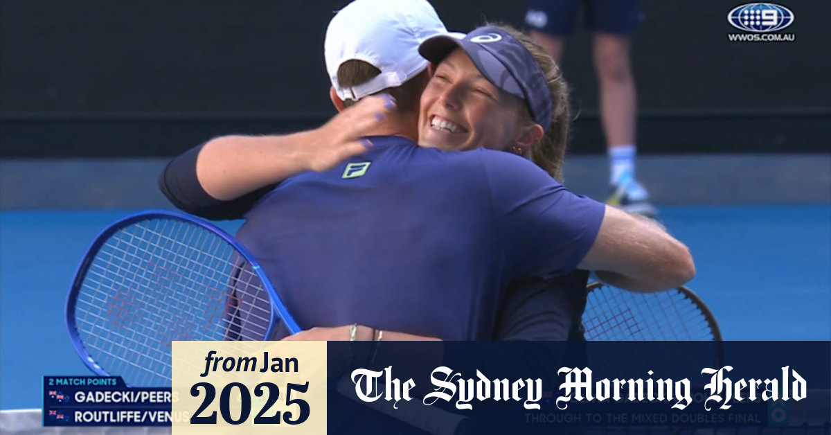 Video: Aussie duo advance